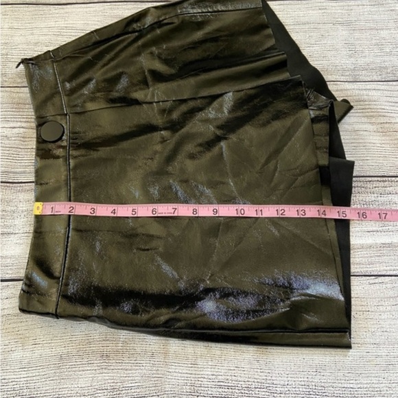 Zara | Skirts | Zara Vinyl Effect Shiny Black Faux Leather Skort Size ...